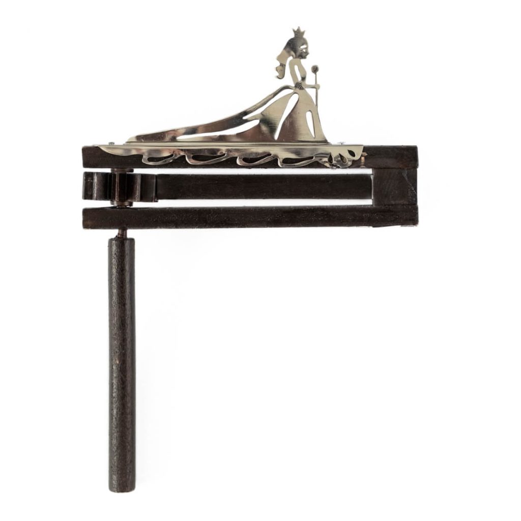 Wooden Grogger with Queen Esther - Yad LaKashish