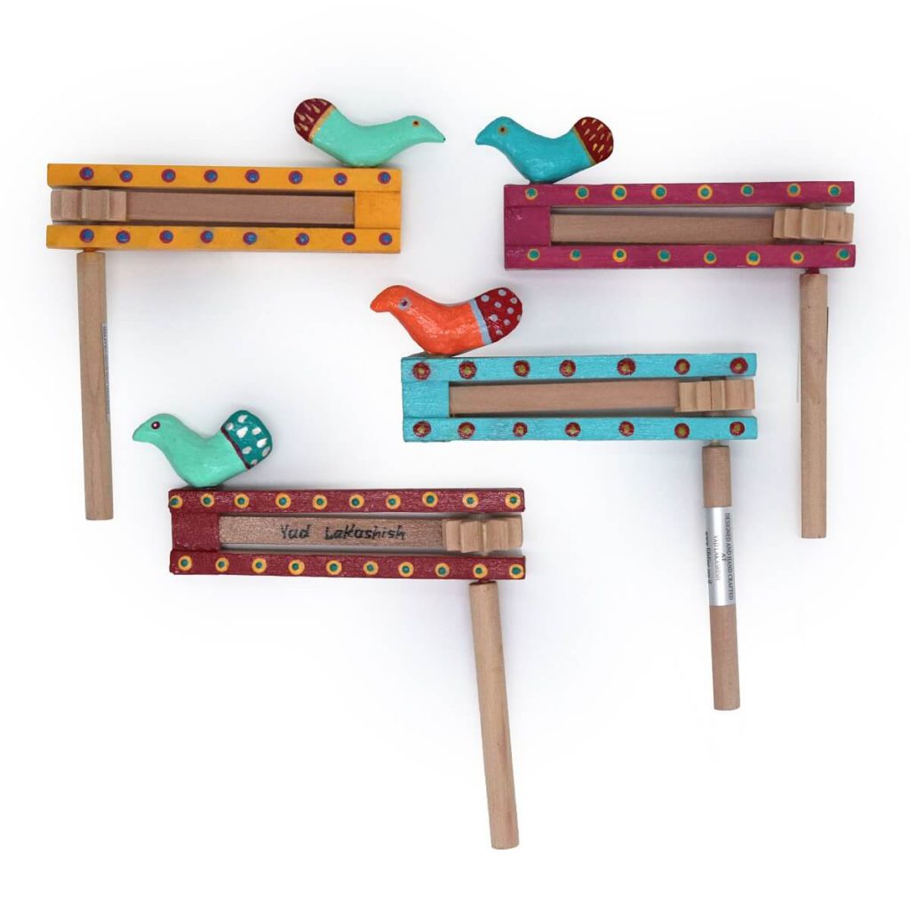 Small Bird Wooden Grogger - Yad LaKashish